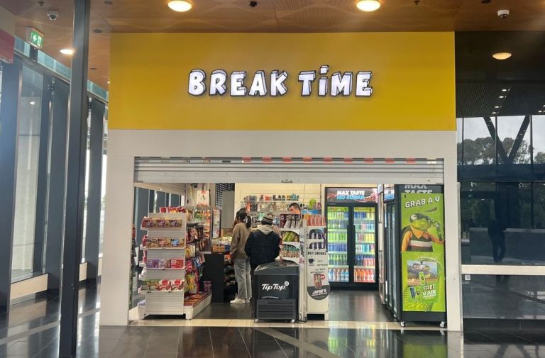 Break Time Nursing Scholarship winners - Manukau Institute of Technology